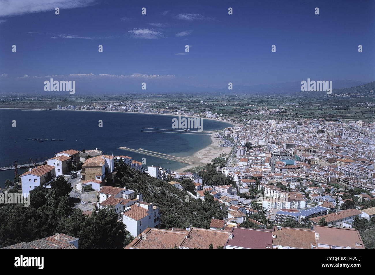Spain, Costa Brava, Roses, coast, town overview, beach, town, overview ...