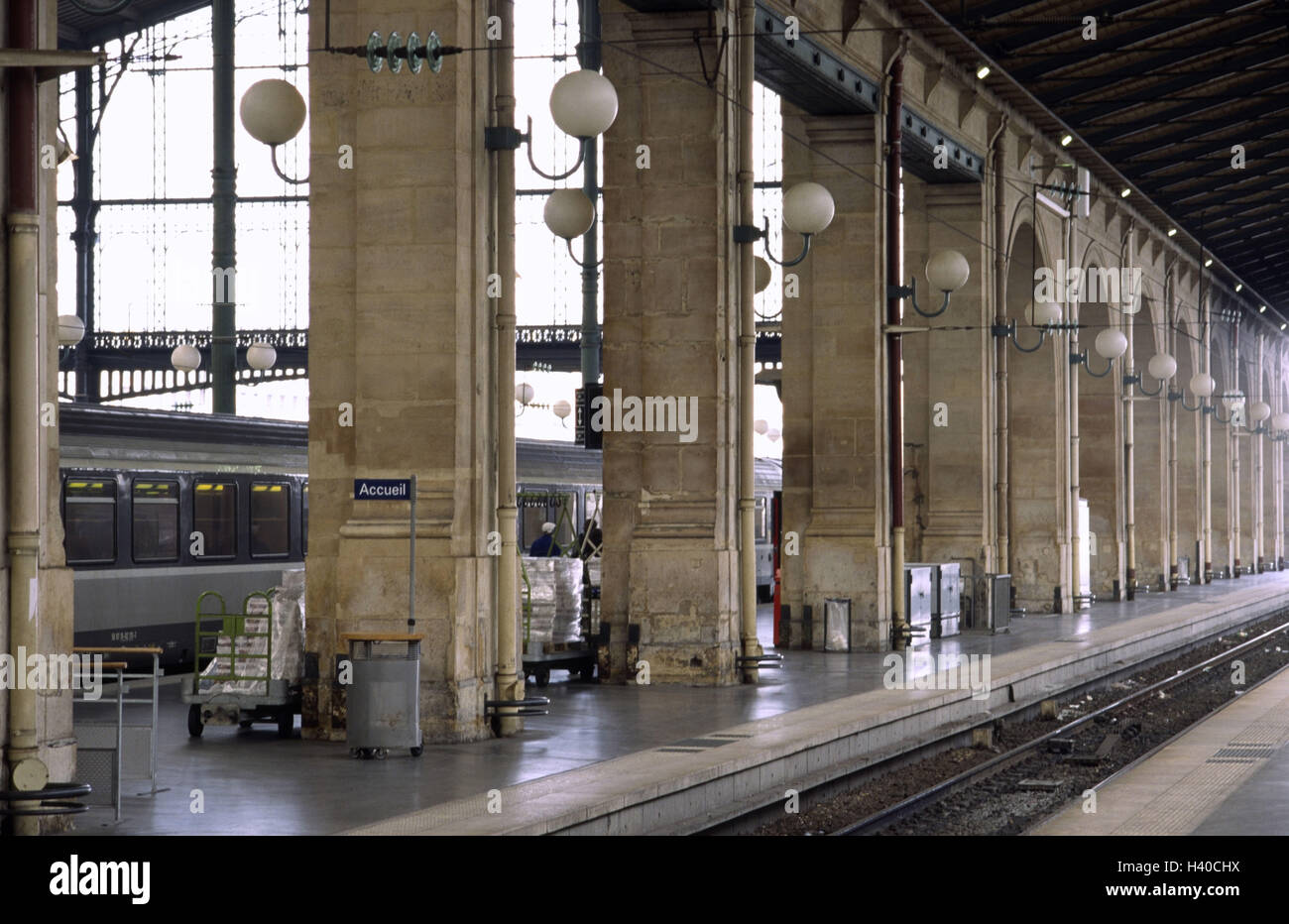 France, Paris, railway station "done you, the north", platform, train ...