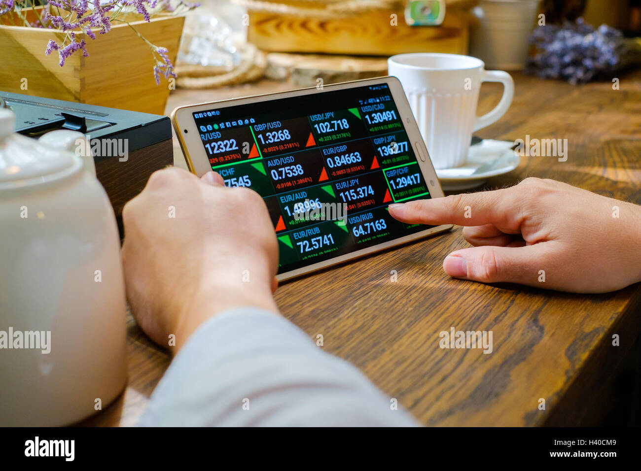 Foreign exchange desk hi-res stock photography and images - Alamy