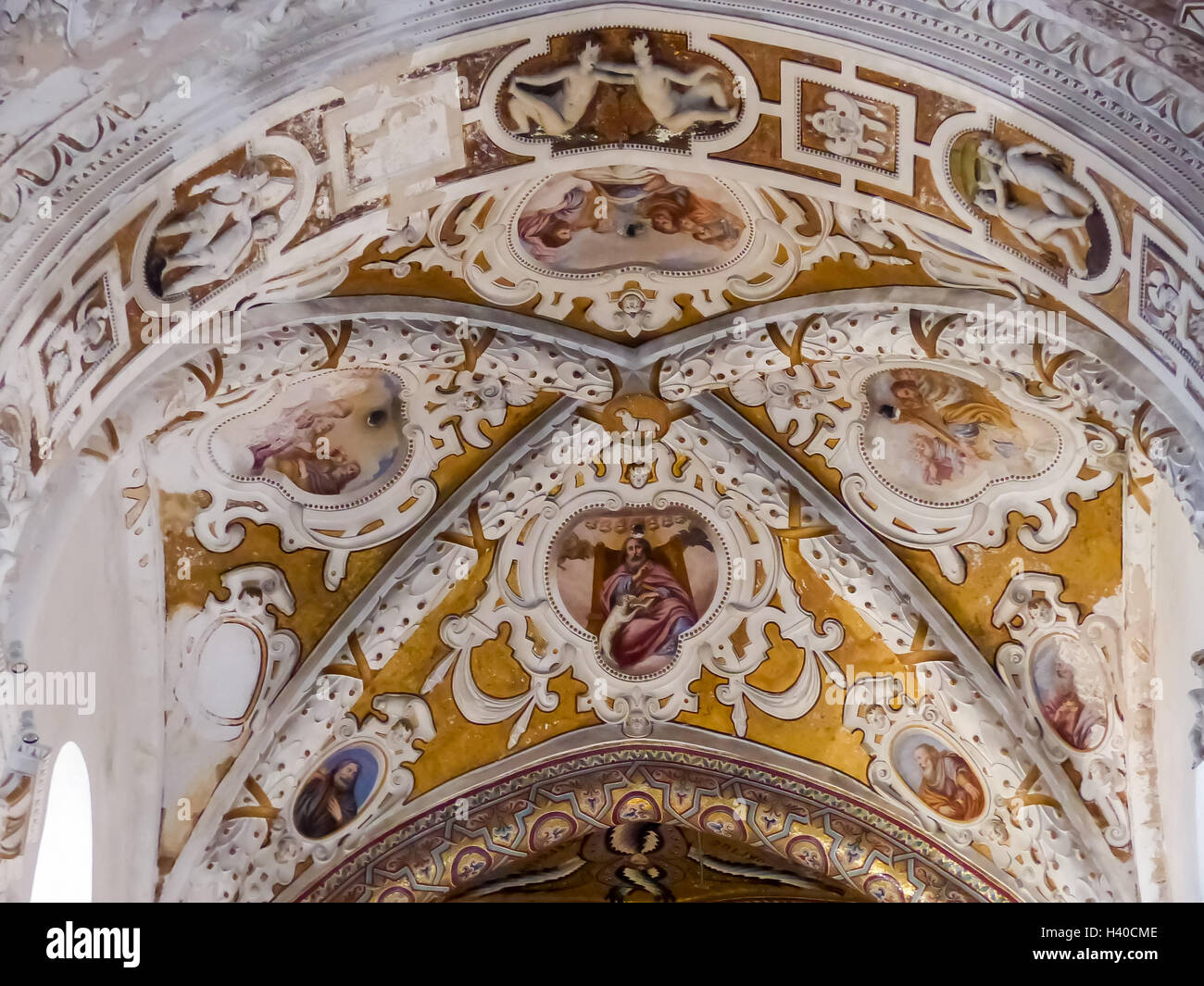 Cefalu in Sicily: an ornate ceiling inside the mediaeval Duomo Stock ...