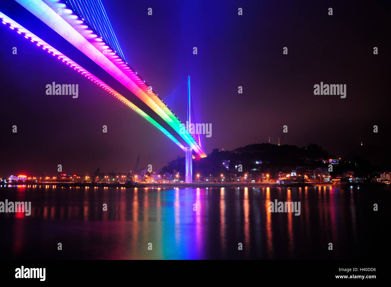 Halong bridge halong bay hi-res stock photography and images - Alamy