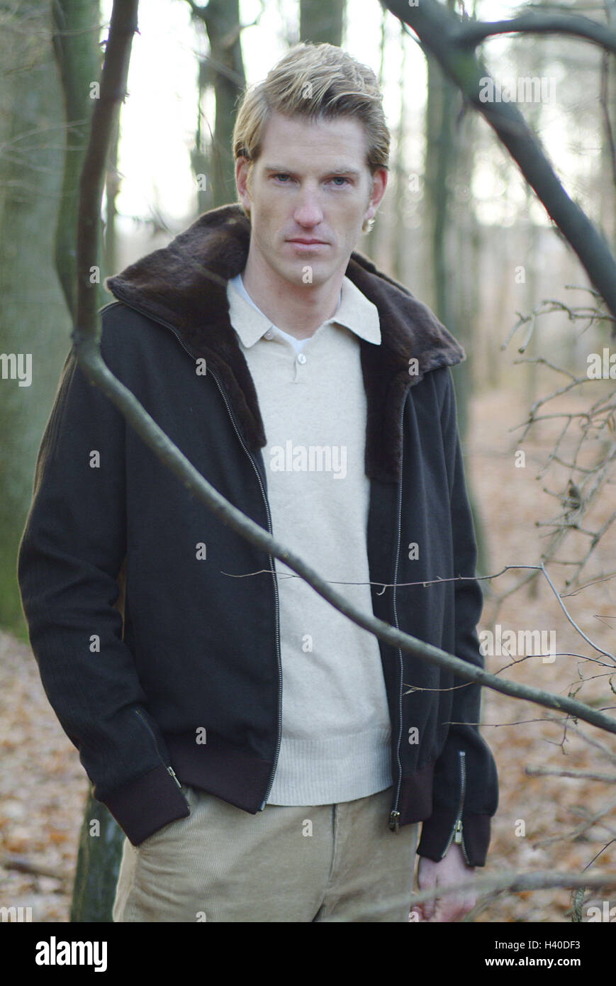 Wood, man, young, seriously, half portrait, autumn, leisure time ...