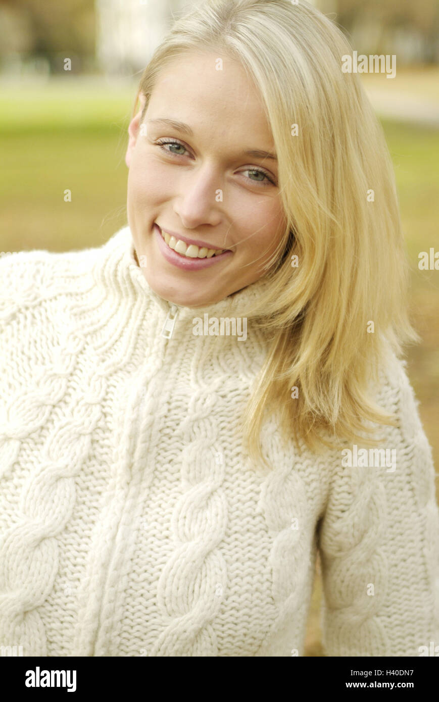 Woman, smile young, blond, portrait, leisure time, 23 years, long ...