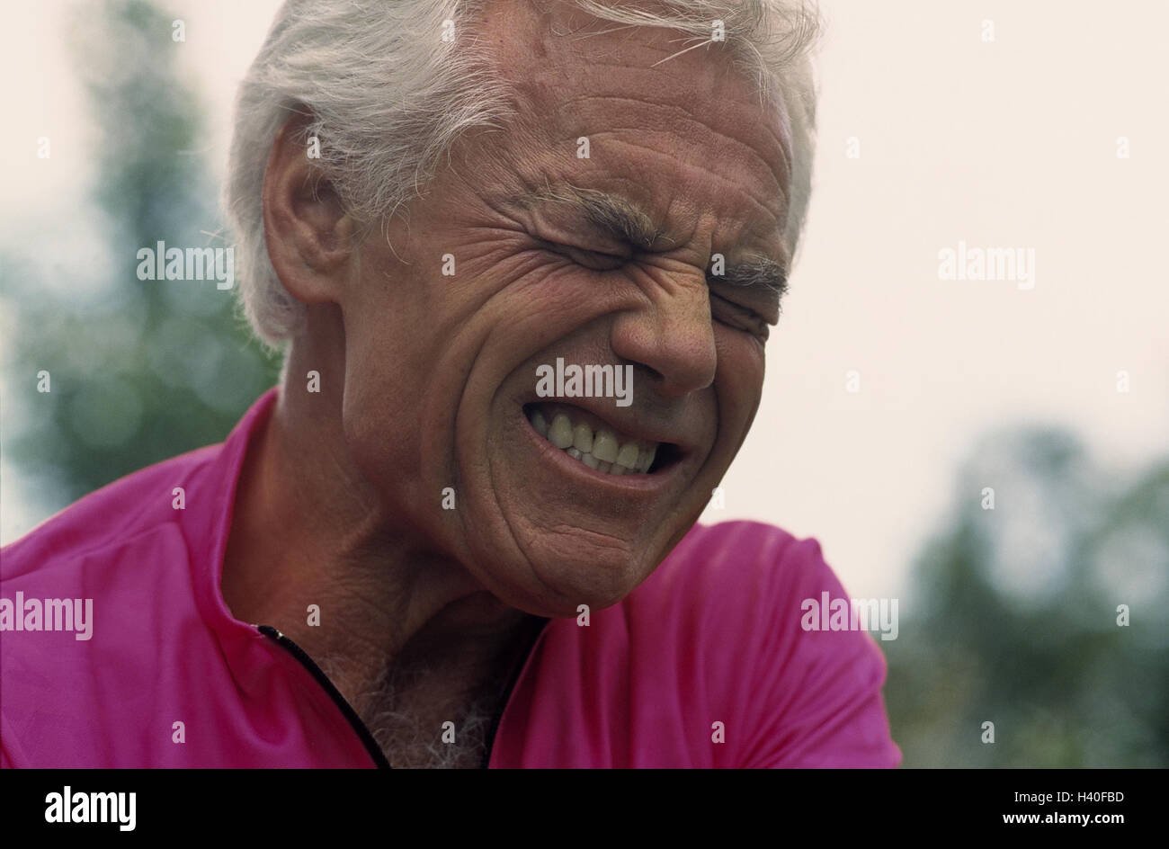 Man, facial play, hurt, portrait, model released, outside, middle old ...