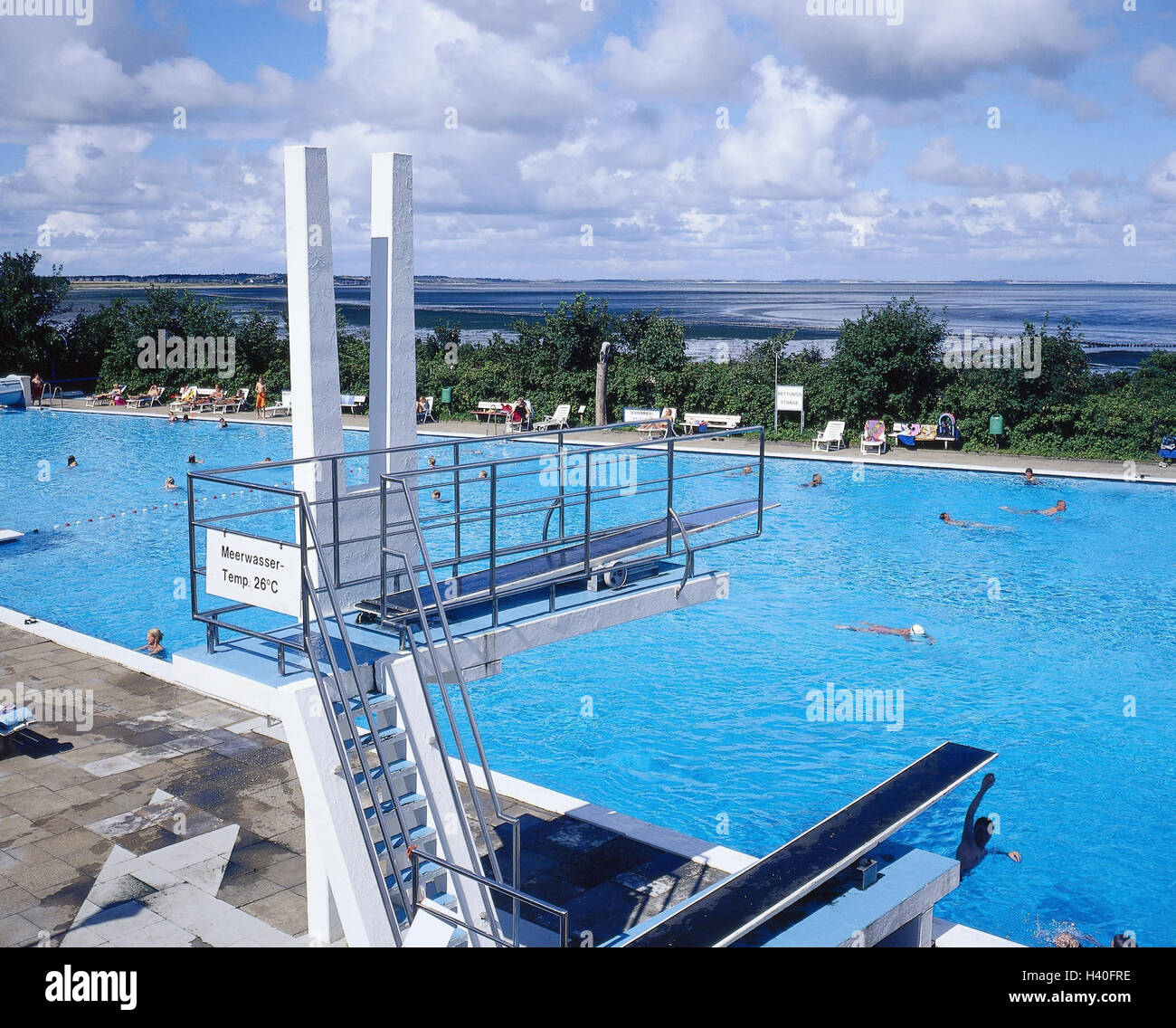 Germany, Schleswig - Holstein, Sylt, Keitum, outdoor swimming pool ...
