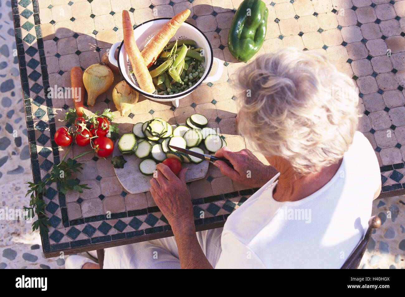 Senior, vegetables, cut, from above, woman, old, old person, 72 years ...