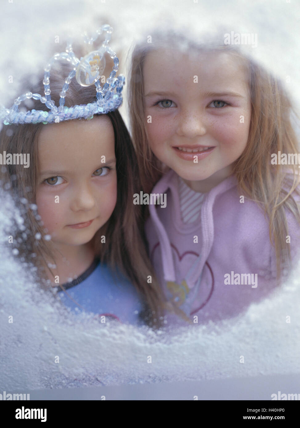 Friends, disguise, crown, Look pane, snow, Portrait, child portrait ...