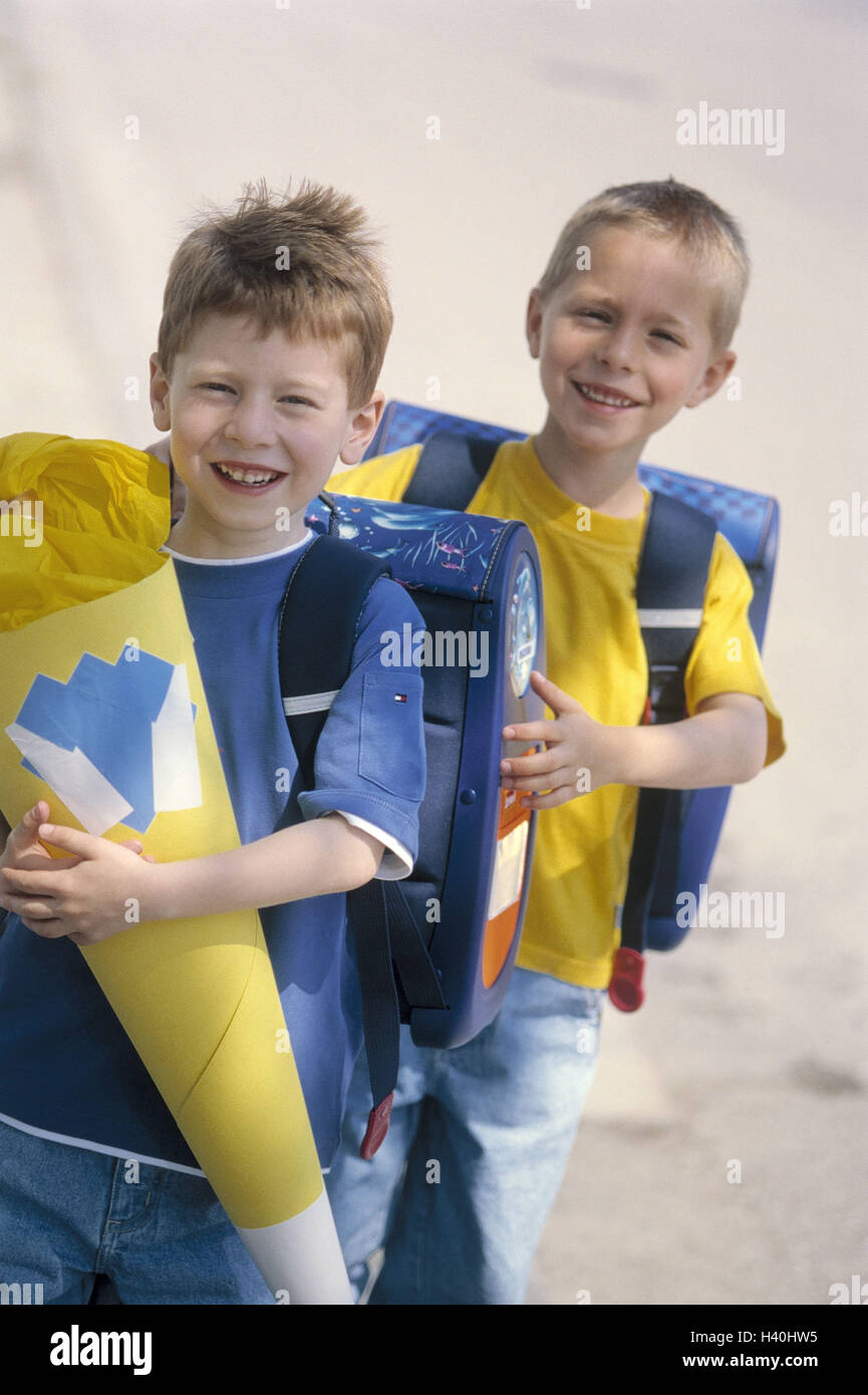 The first school day, boys, school bag, school bag, children, 6 years ...