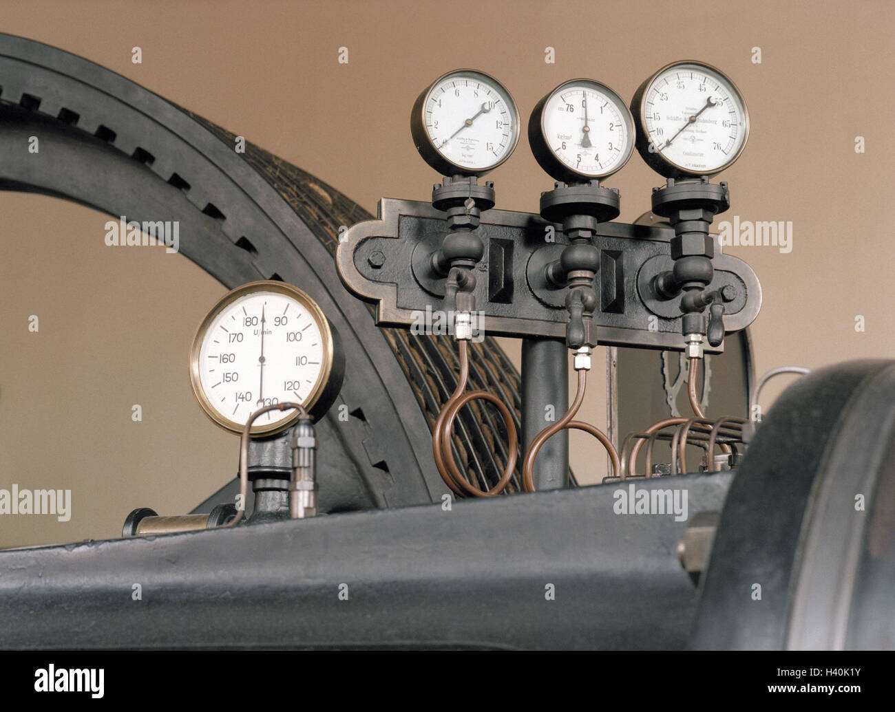 Steam engine, flywheel, detail, printing metering gauges, machine ...