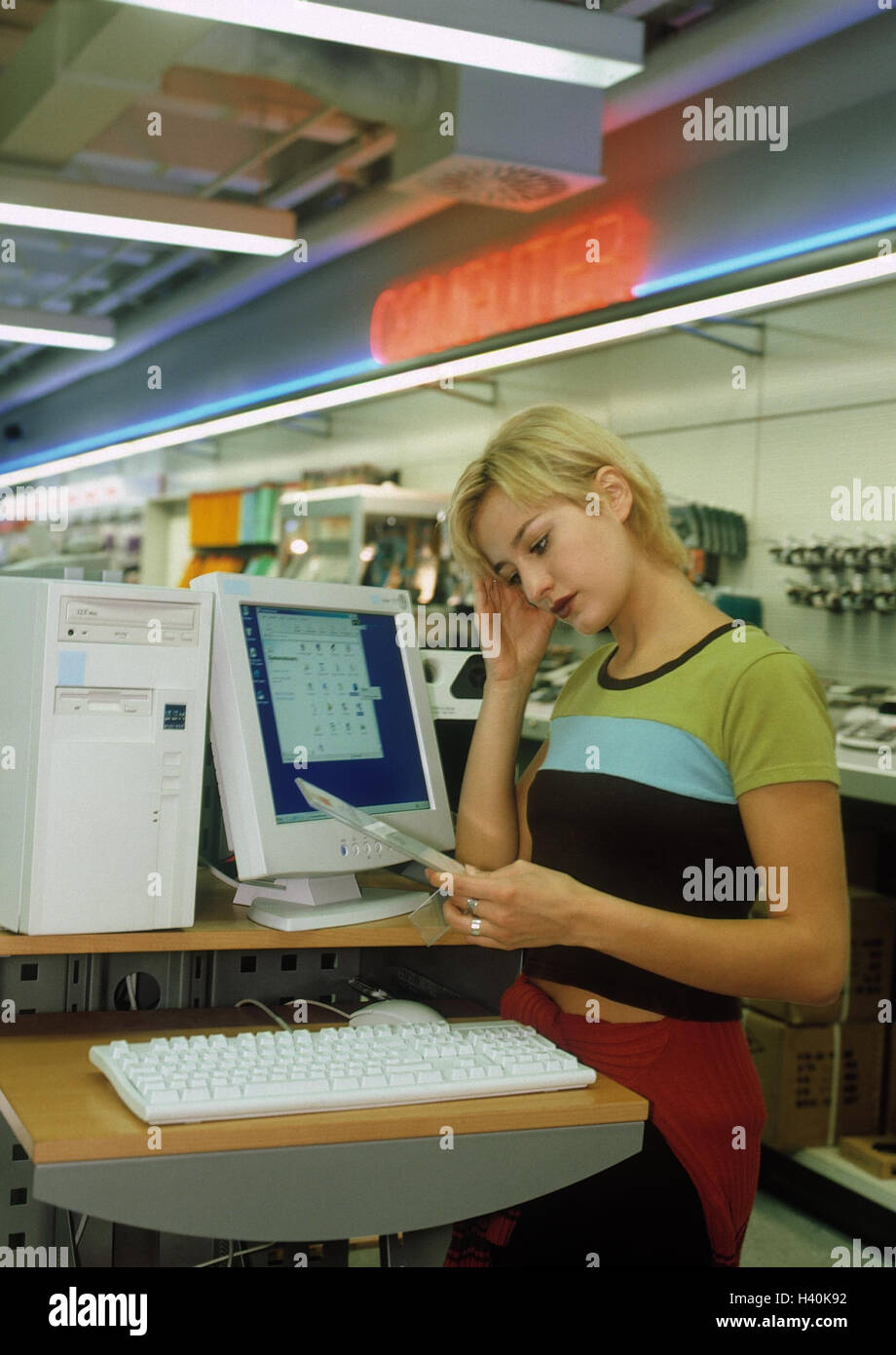 Business, woman, young, computer, shop, choice, information, read ...