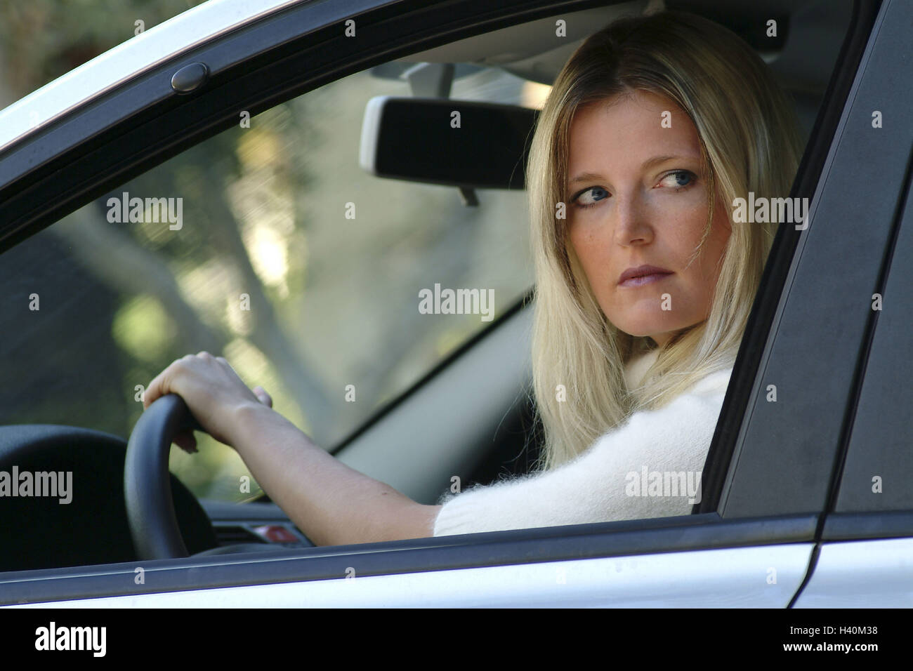 Driver, seriously, shoulder view, portrait, women's portrait, woman ...