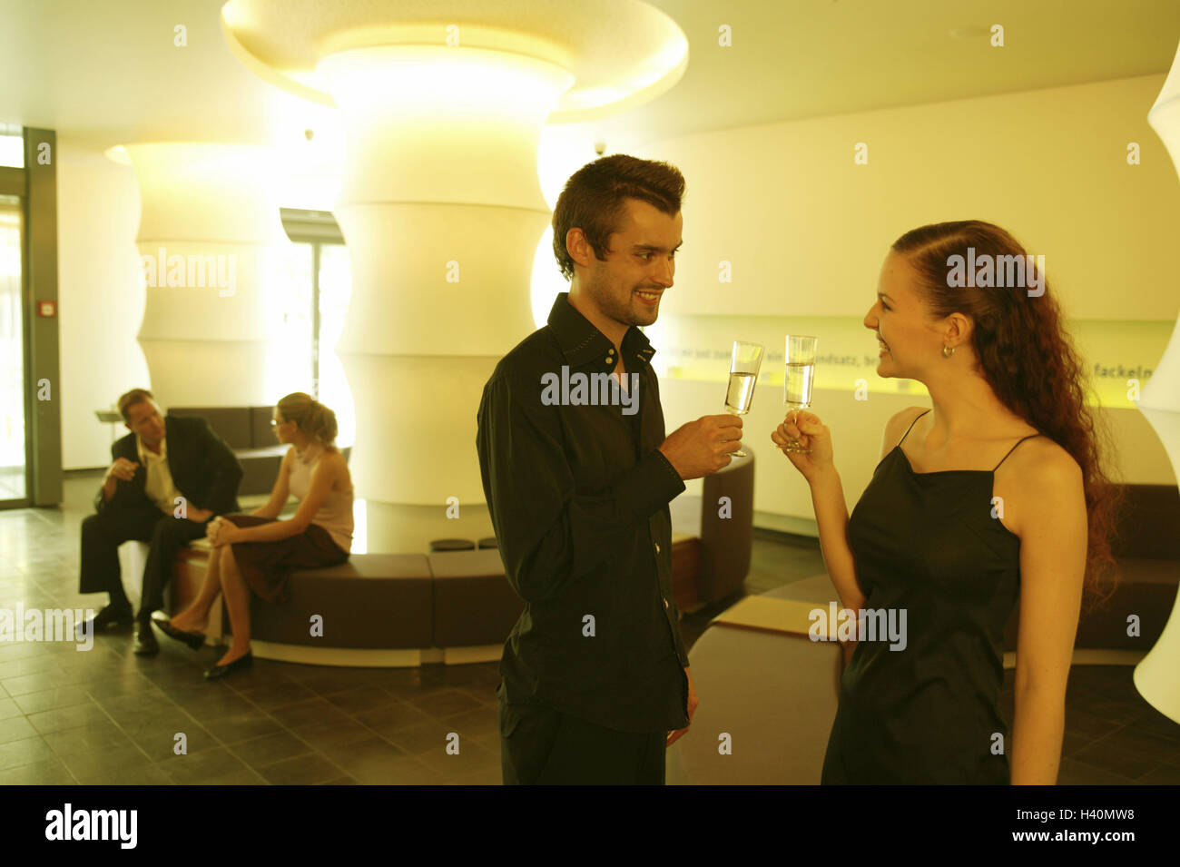 Nightclub, couples, entertainment, flirtation, bar, bar, bar, 20 - 40 ...