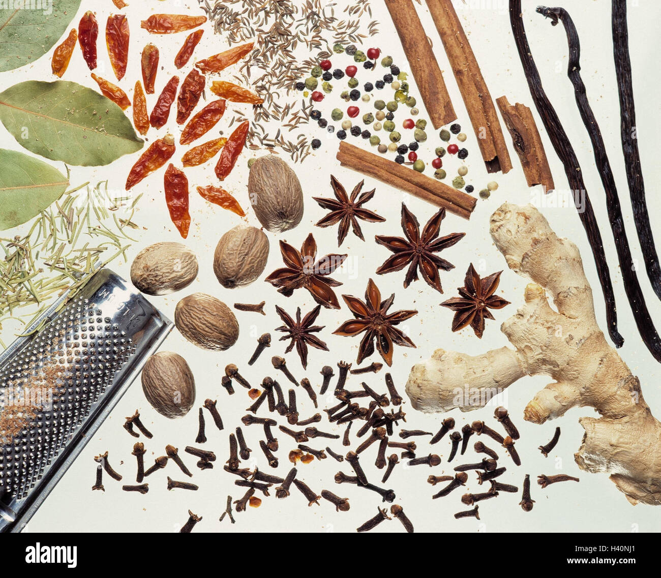 Spices, vanilla-pods, cinnamon sticks, Stern's fruits, pepper, caraway ...
