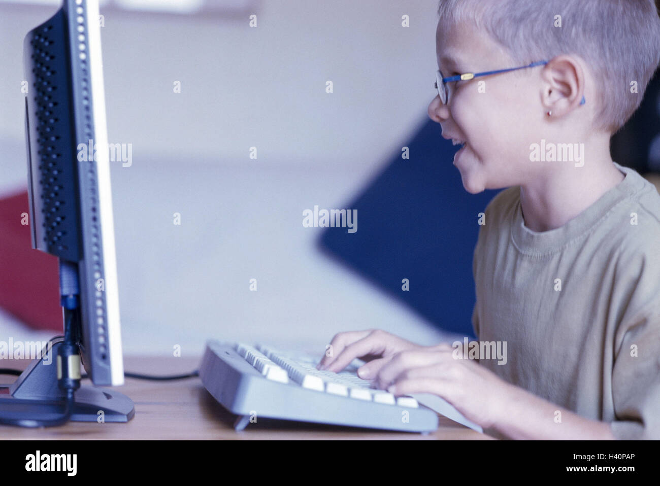 Boy, interests, computers, data entry, tread, detail, child, 6 - 8 ...