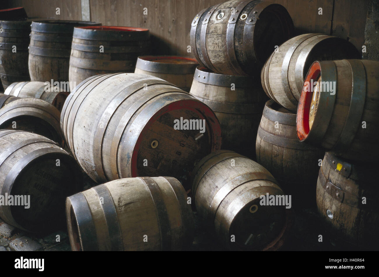 Supports, beer barrels, storage, maturation, mature, barrels, oaken ...
