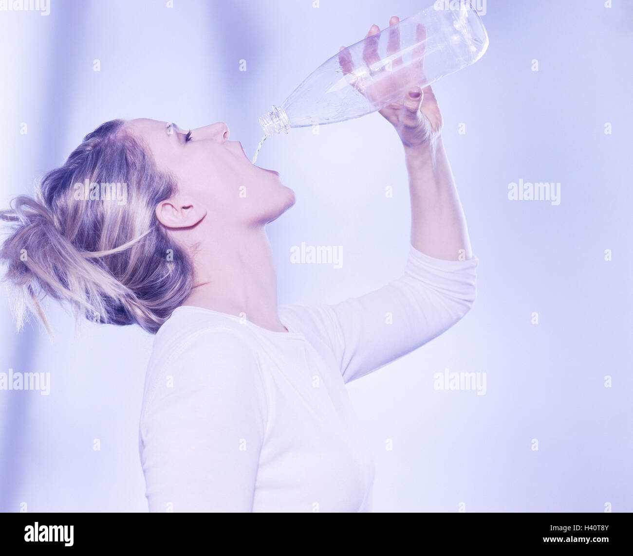 Woman, at the side, water flask, drink, tread, 30 years, blond, health ...