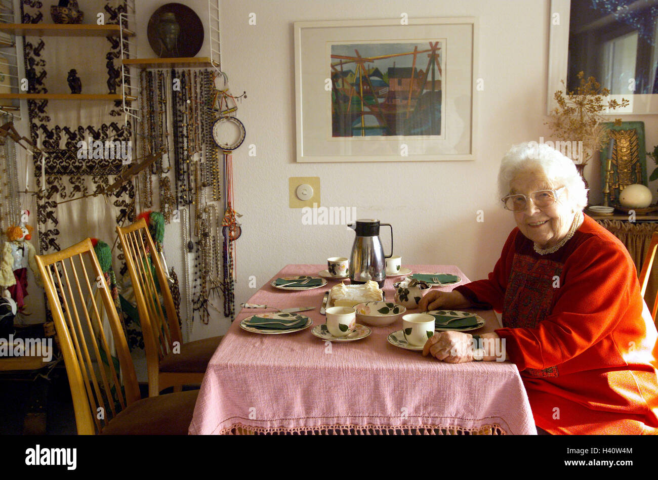 Senior, smile, coffee table, sit, side view, old people's home, woman ...