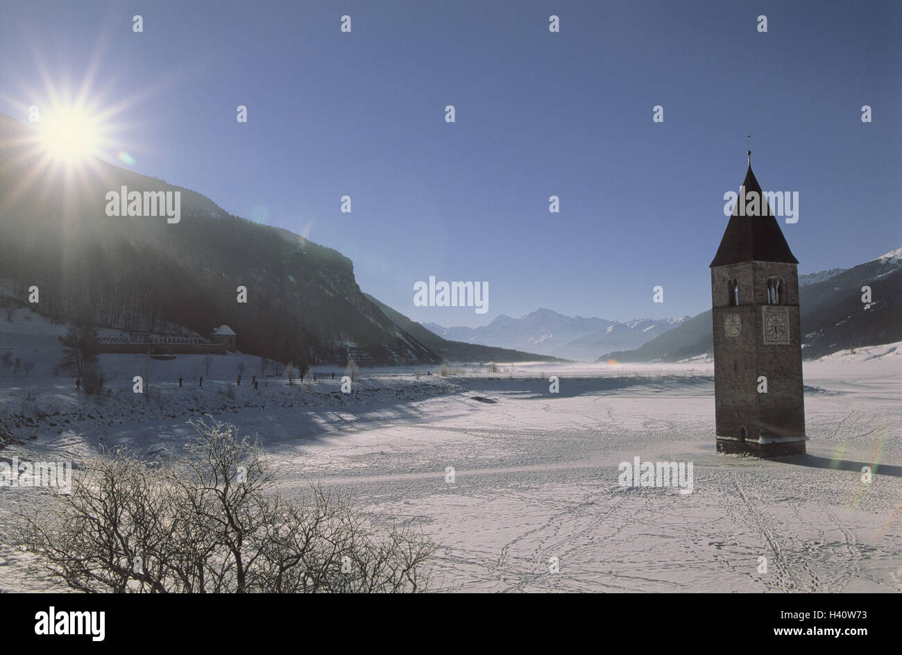 Italy, South Tyrol, Vintschgauer uplands, crisp lake, iceboundly ...
