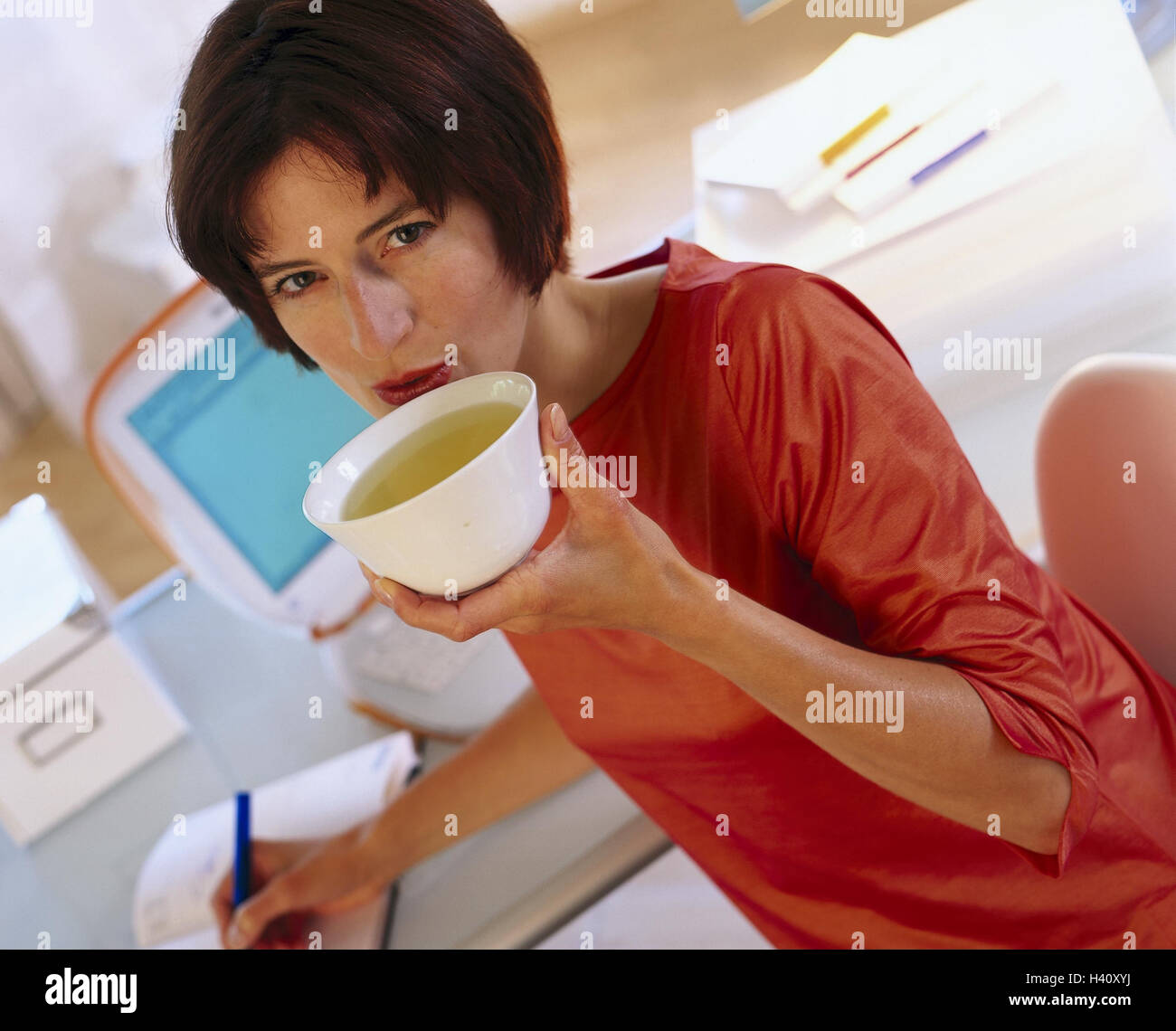 Office workers healthy desk hi-res stock photography and images - Alamy