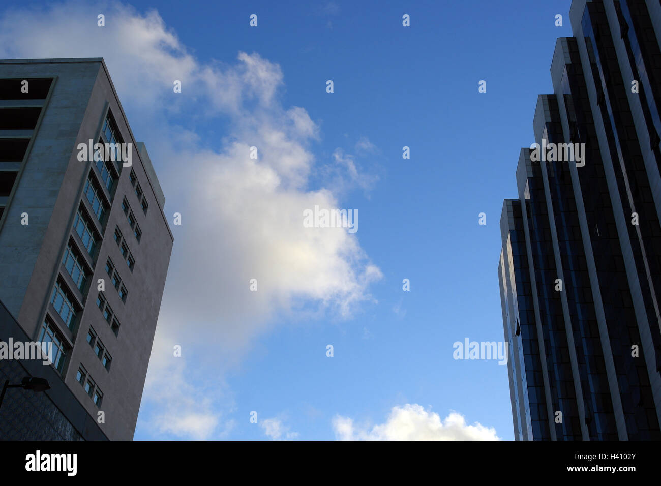 Modern mirrored building Stock Photo - Alamy