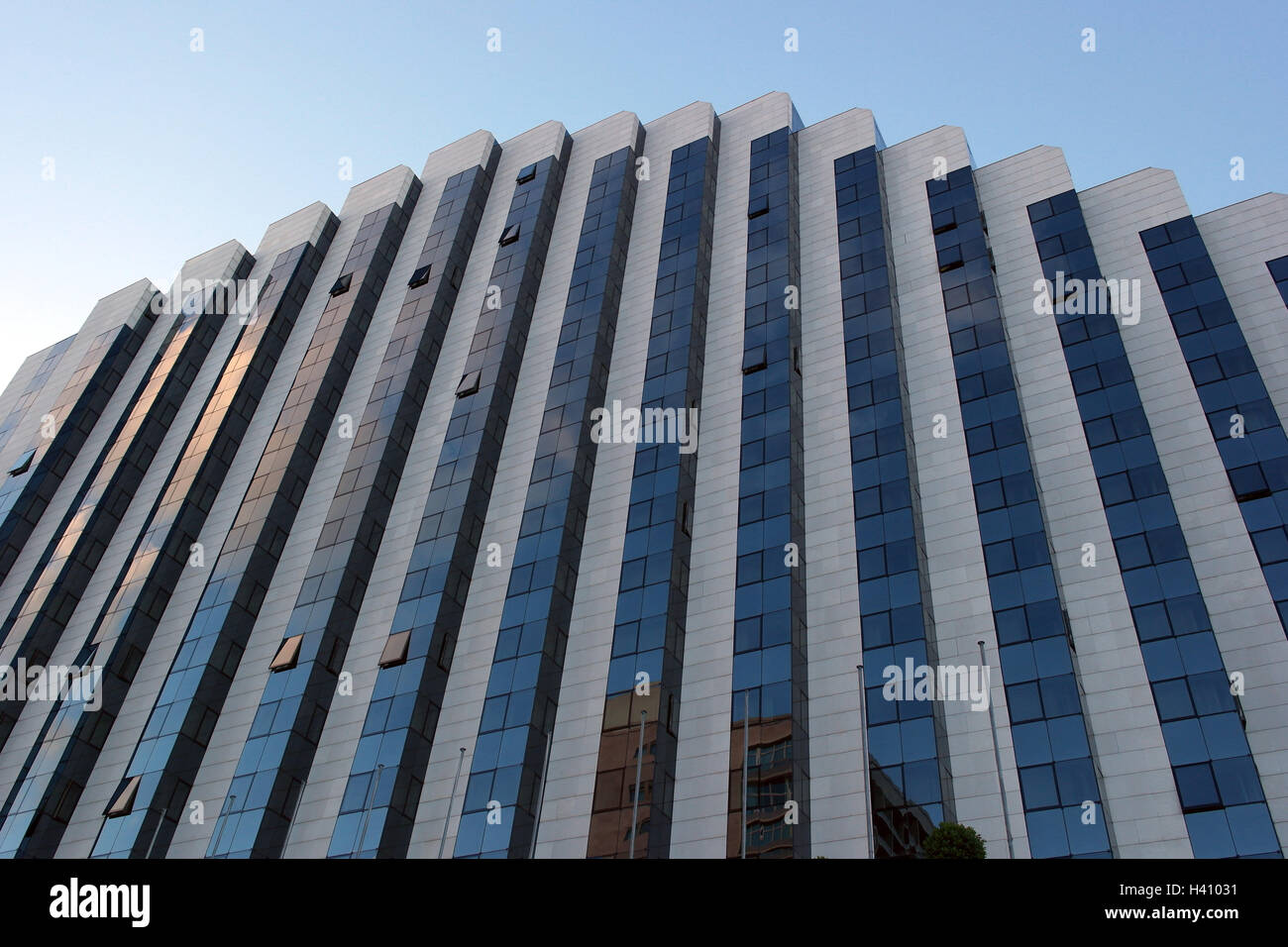 Modern mirrored building Stock Photo - Alamy