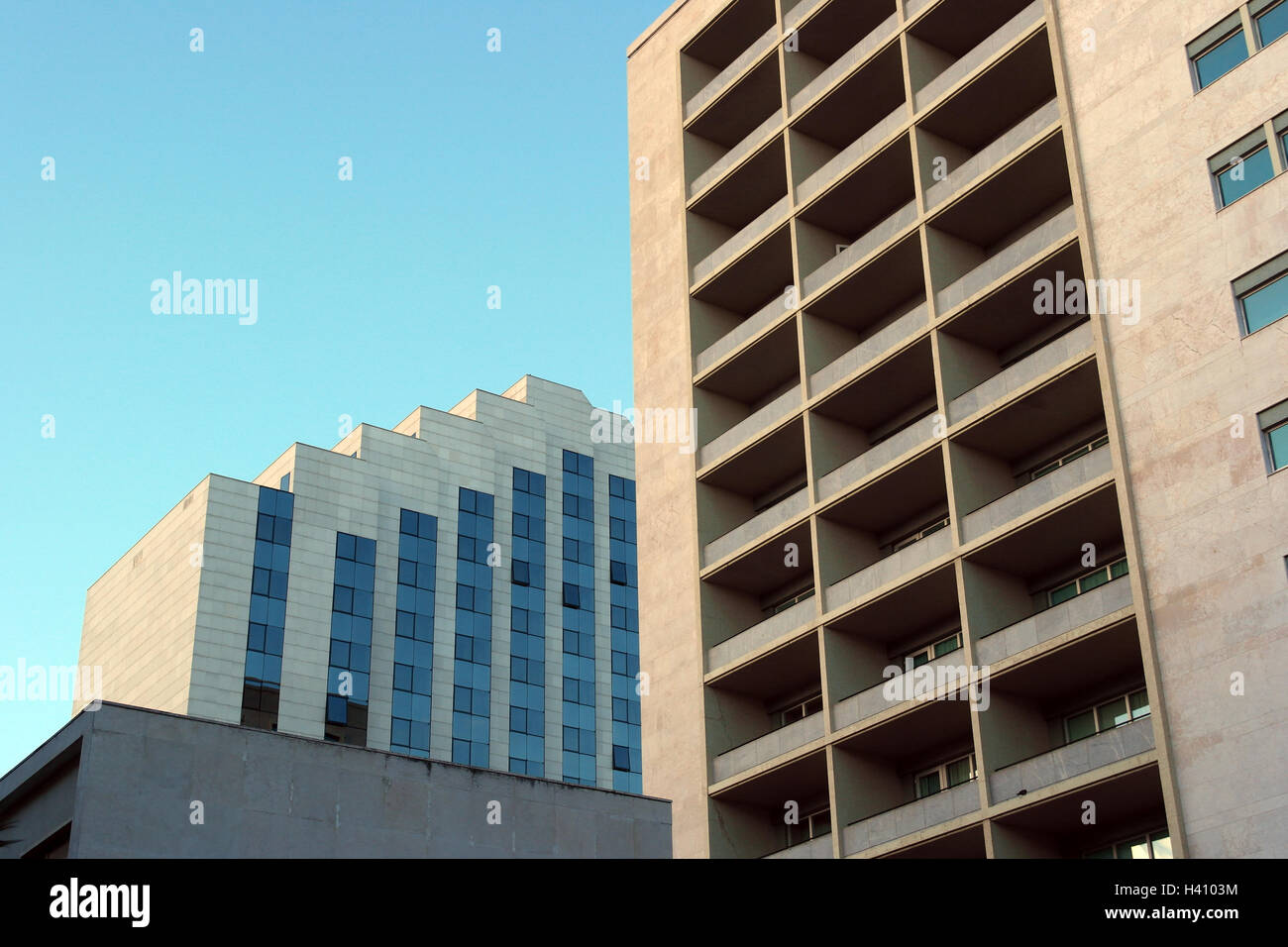 Modern mirrored building Stock Photo - Alamy