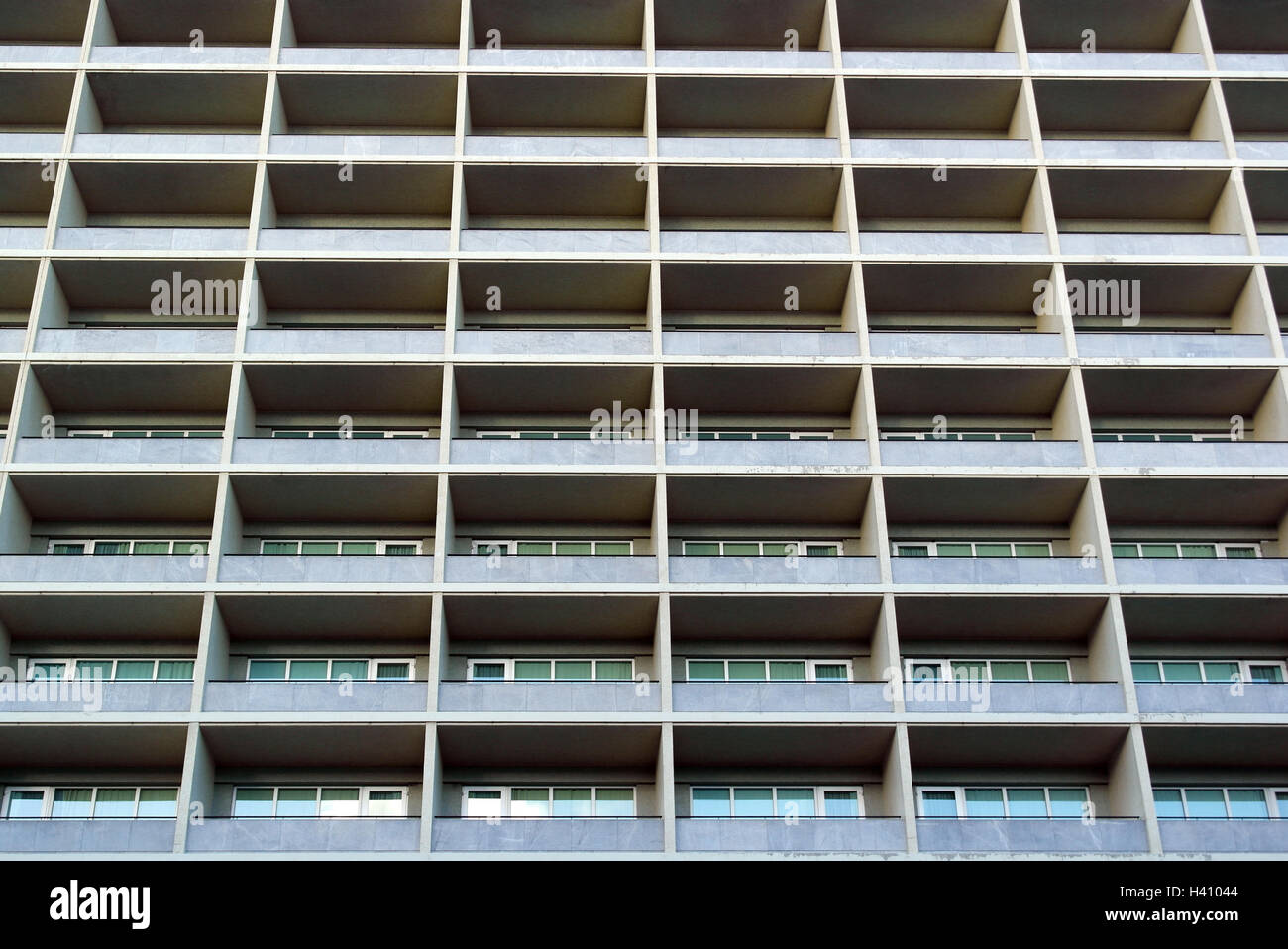 Modern mirrored building Stock Photo - Alamy