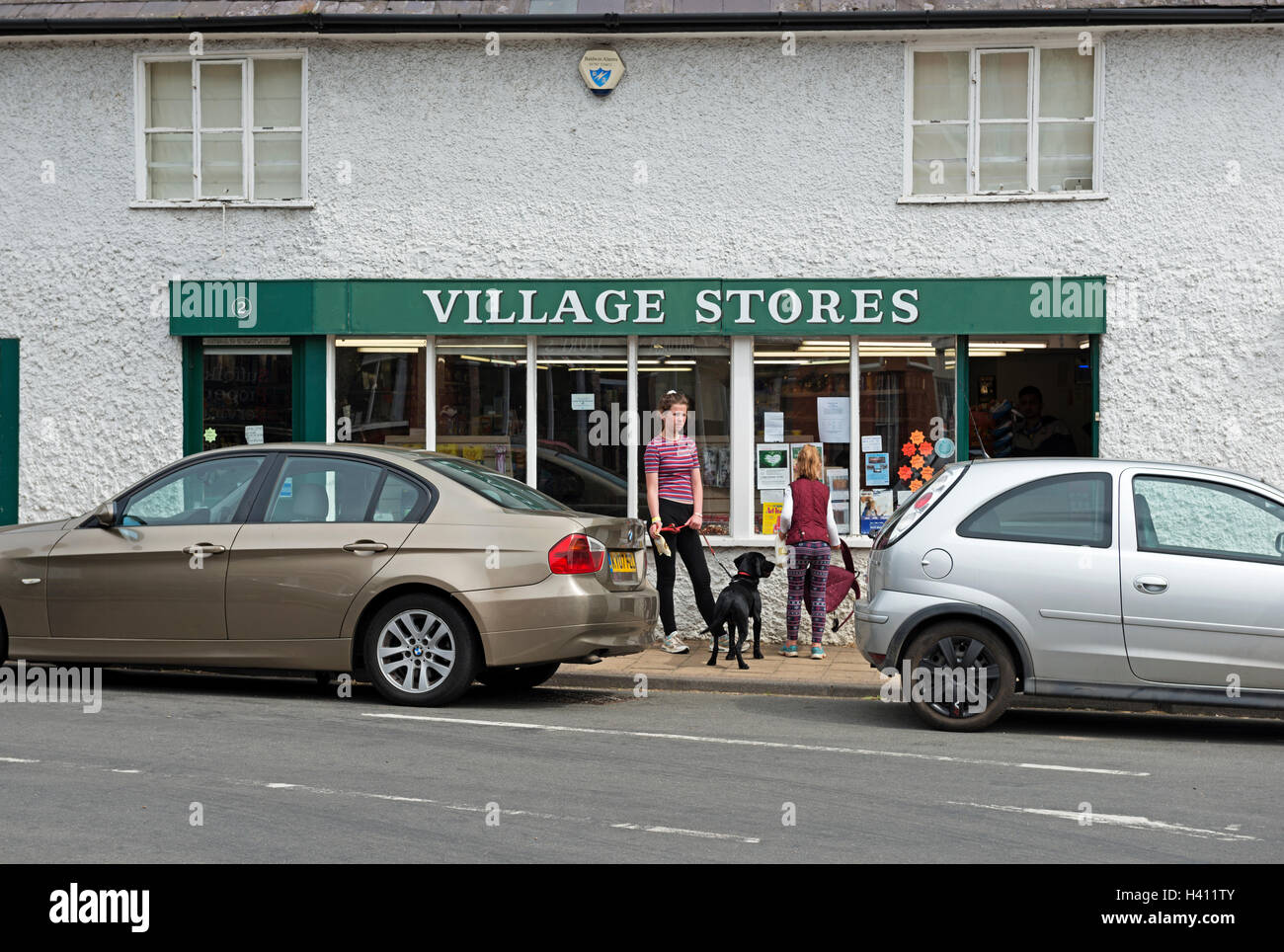 Village stores hi-res stock photography and images - Alamy