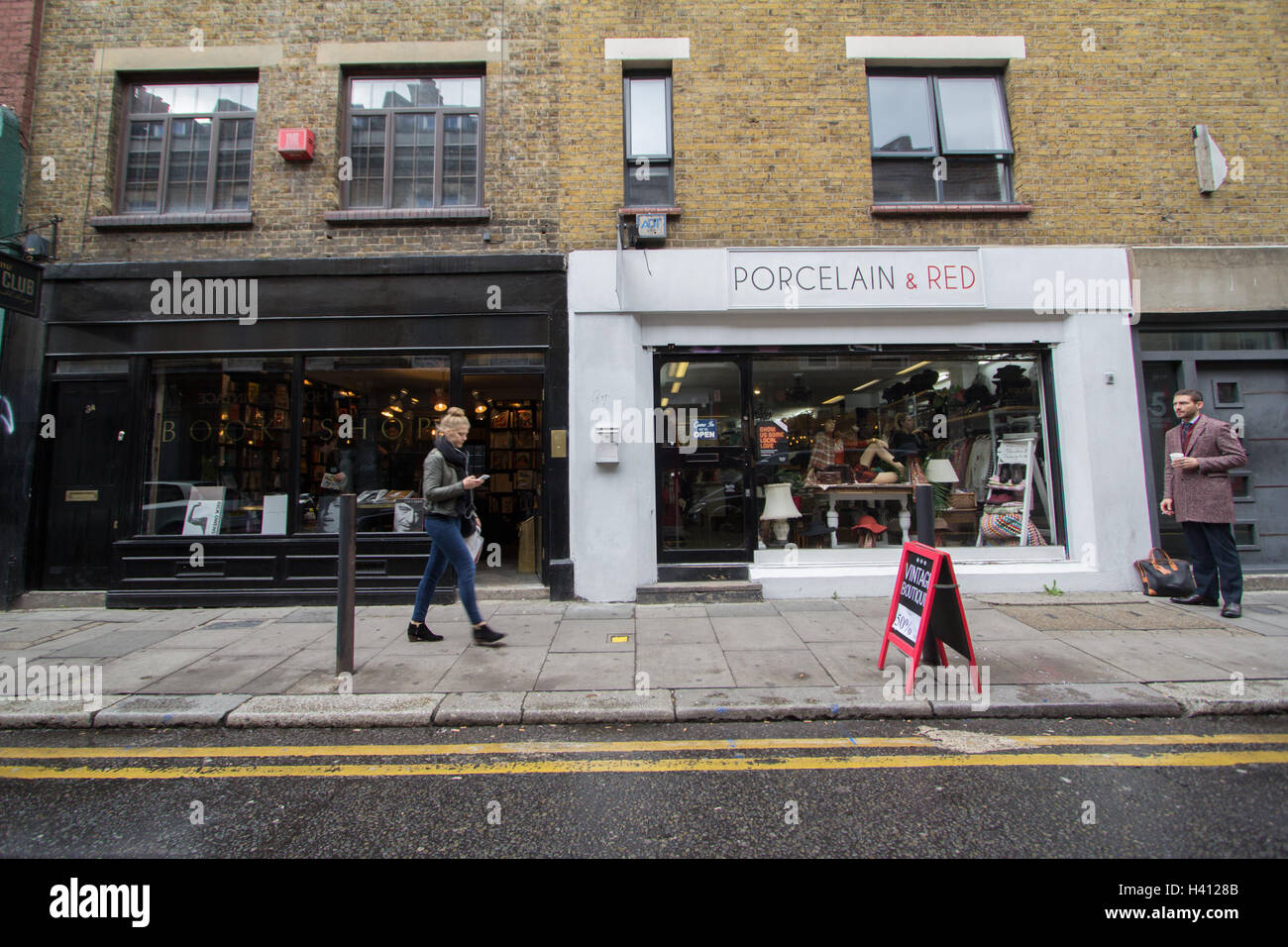 Retail shops, Cheshire Street, Shoreditch , London Stock Photo - Alamy