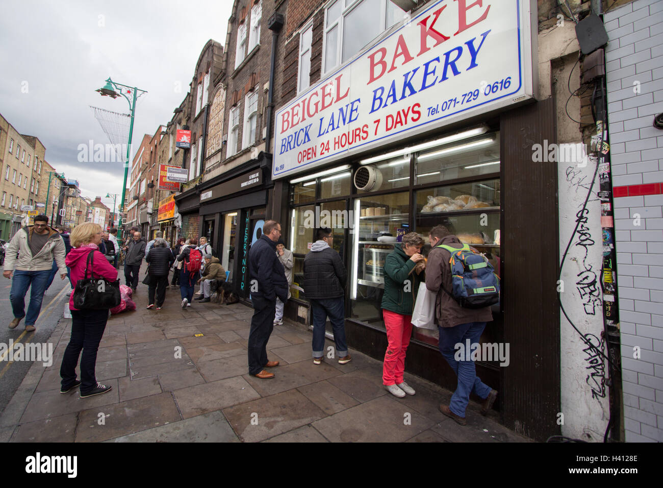 Beigel Bake Brick lane bakery bagel Stock Photo - Alamy