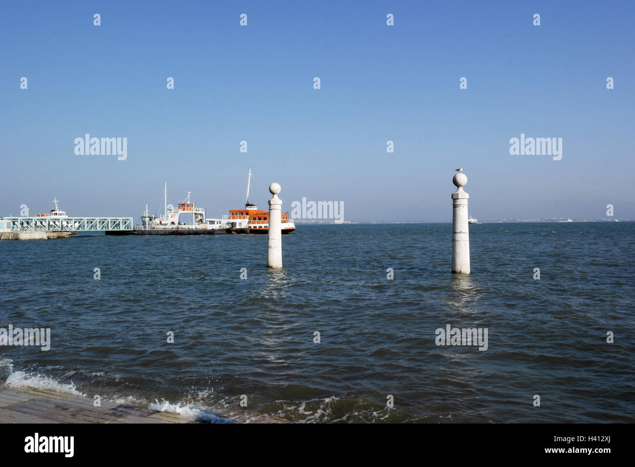 Cais das Colunas, Lisbon, Portugal Stock Photo - Alamy
