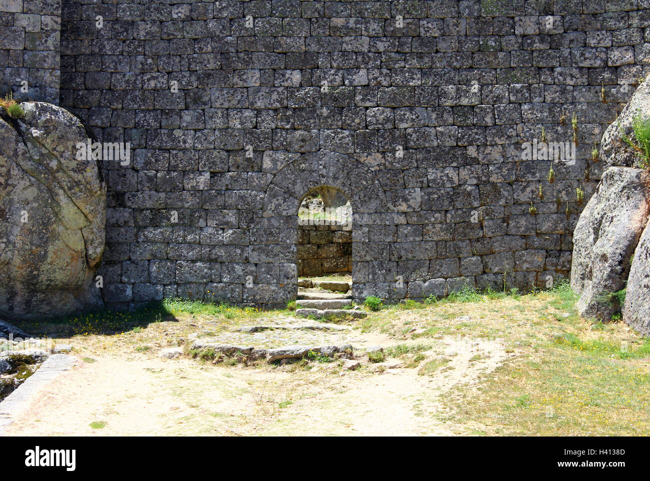 Castle of Monsanto, Monsanto, Portugal Stock Photo - Alamy