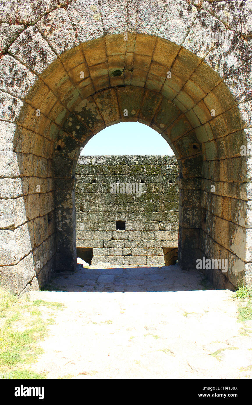 Monsanto castle ruins portugal hi-res stock photography and images - Alamy