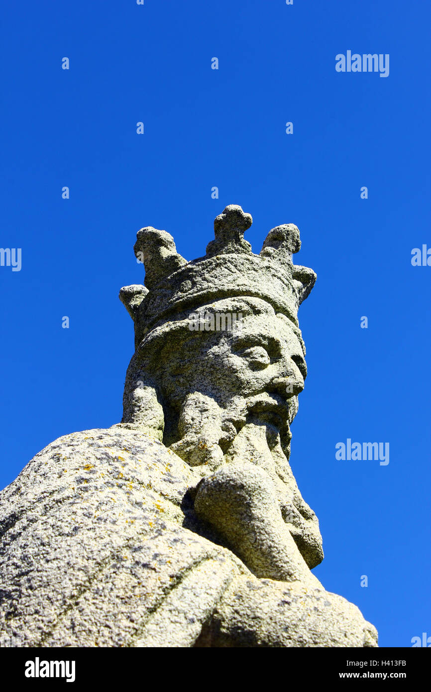 Portuguese king statue Stock Photo - Alamy