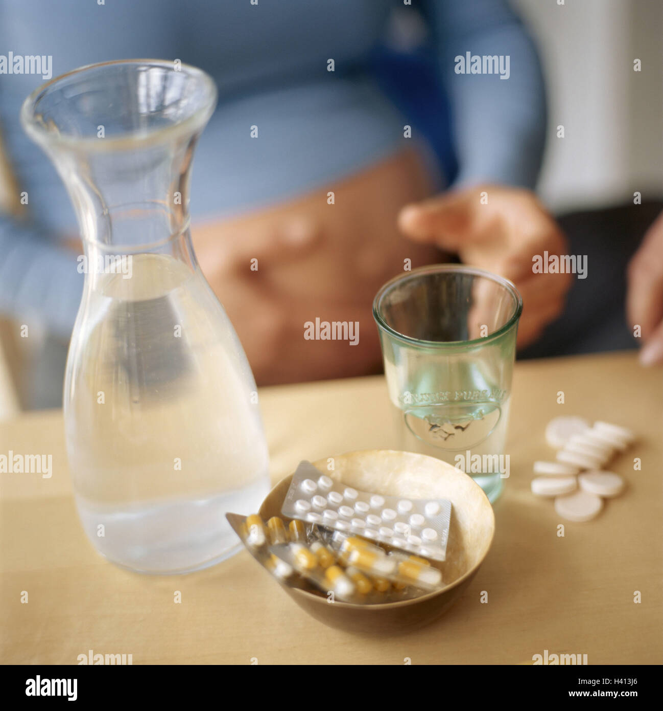 Woman, pregnant, sit, drugs, take, water glass, detail, Gestation ...