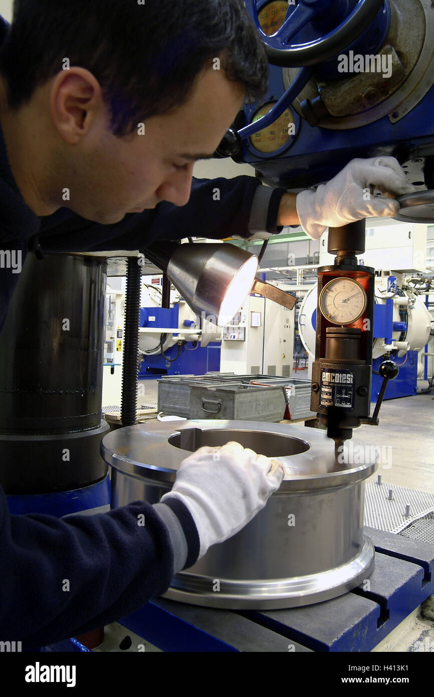 Steel testing hi-res stock photography and images - Alamy