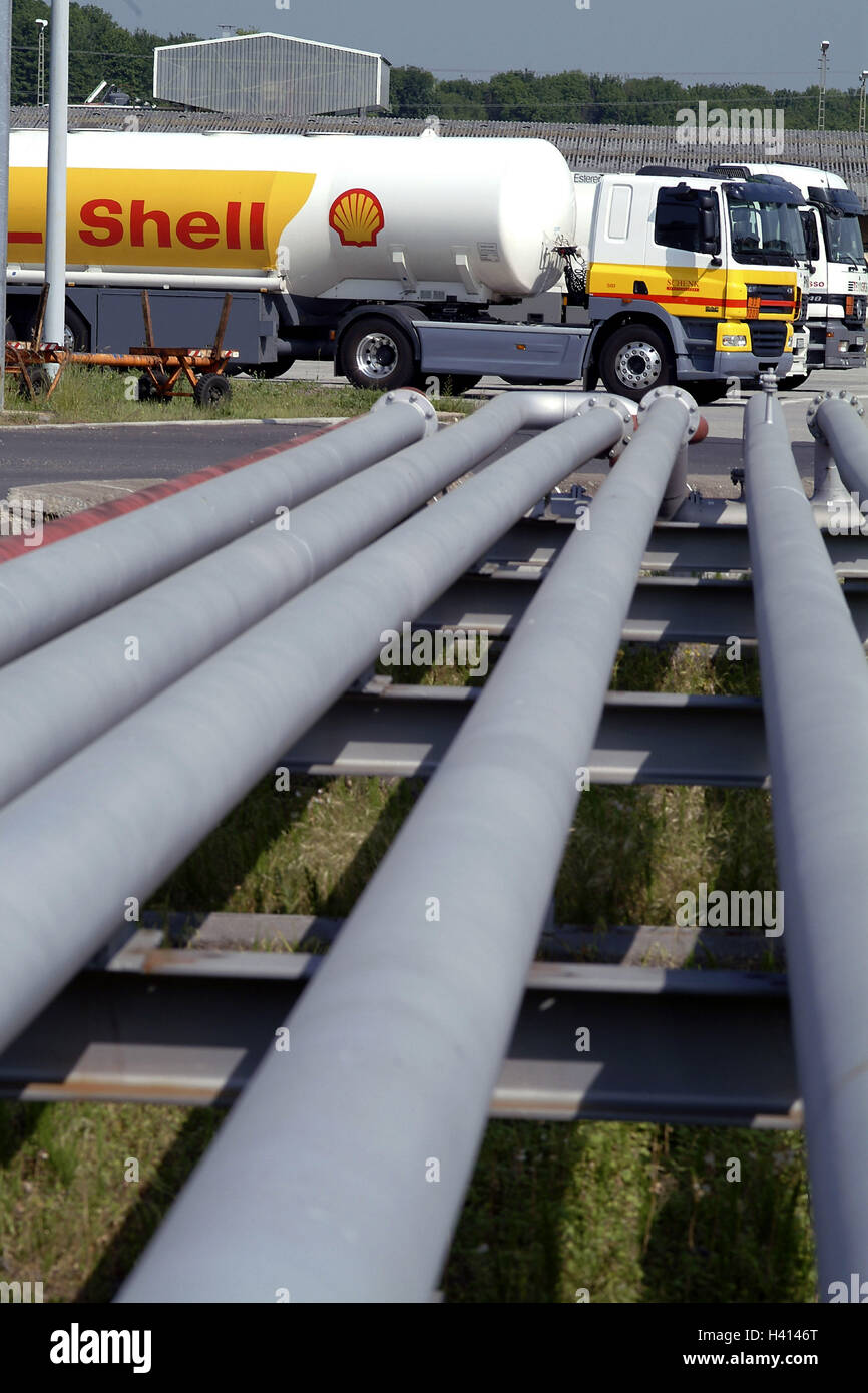 Shell tank farm hi-res stock photography and images - Alamy