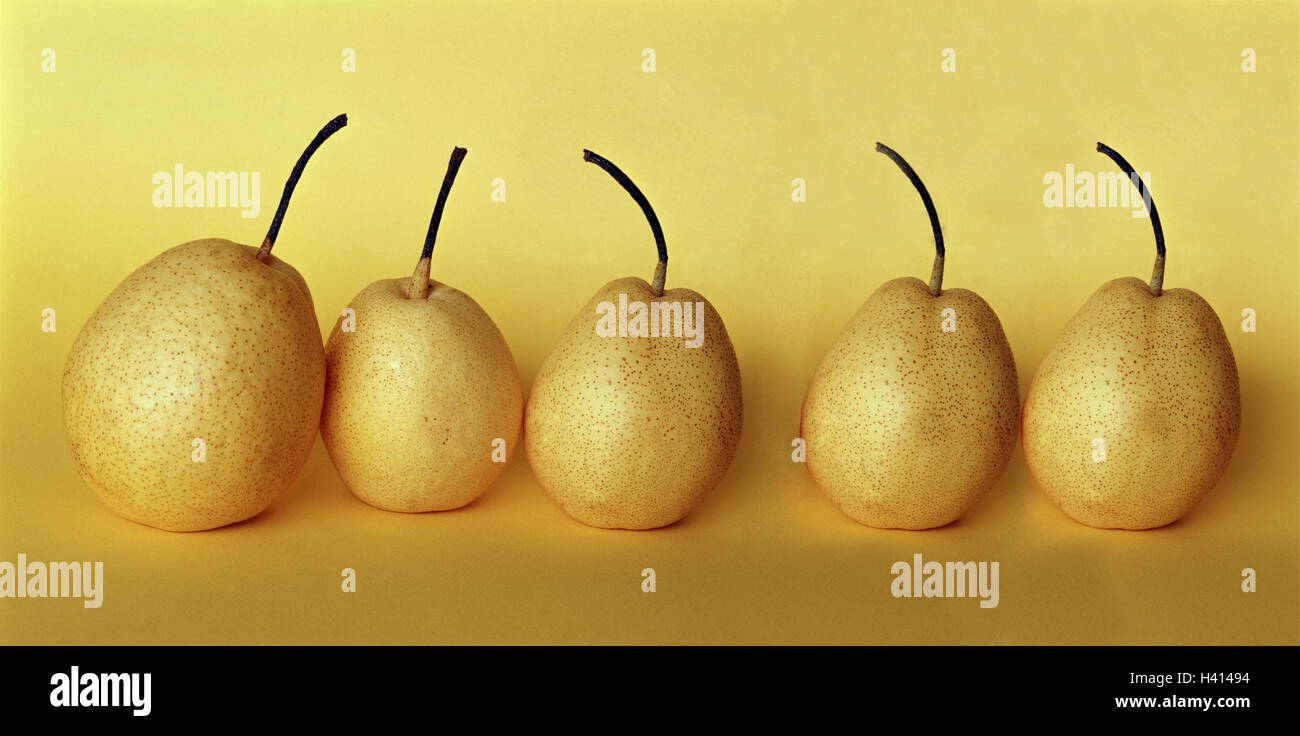 Nashis, Pyrus pyrifolia, side by side, Nashi, pears, in Chinese, false ...