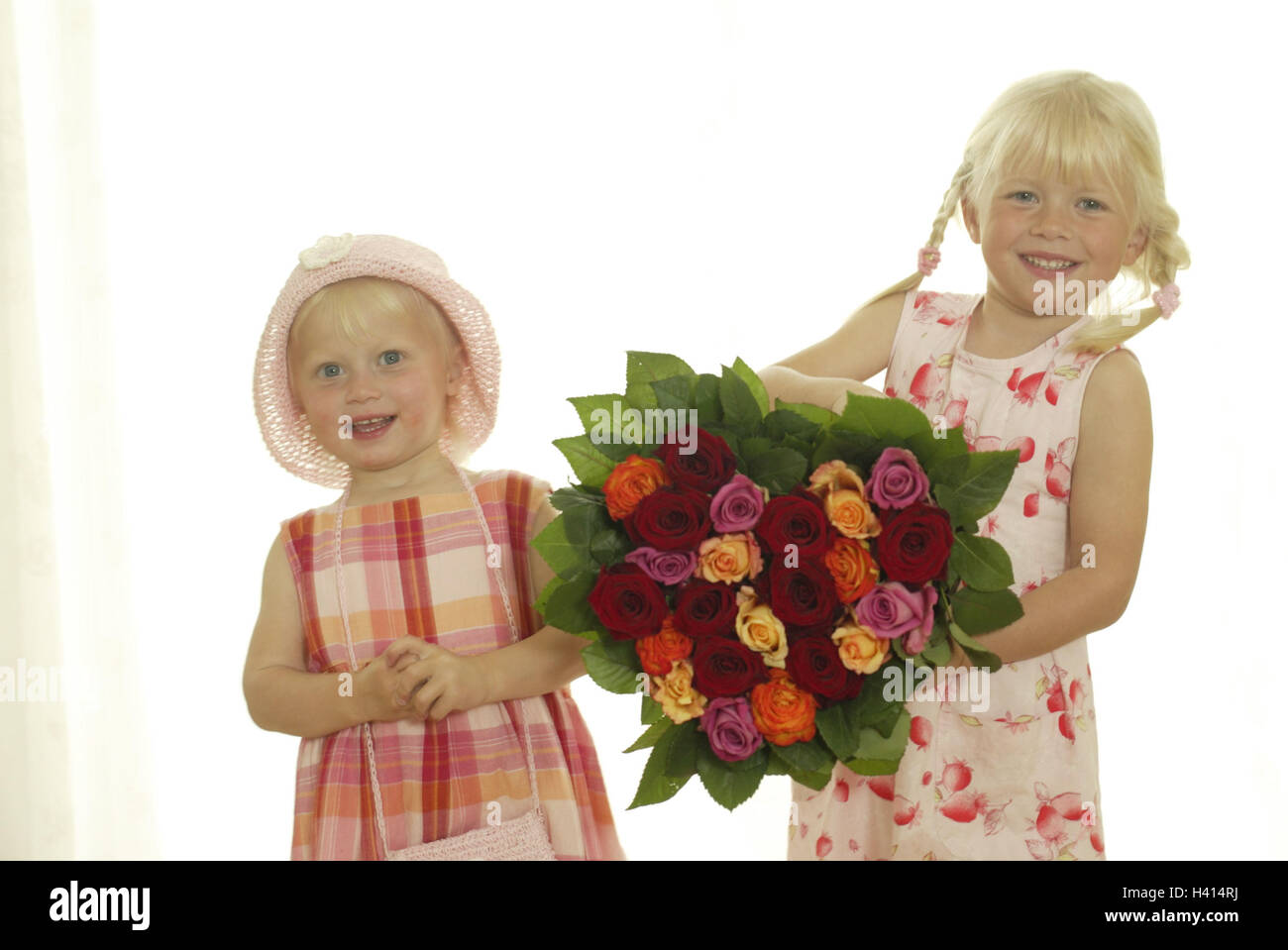 Girls, happy, bunch of roses, half portrait, child portrait, children ...