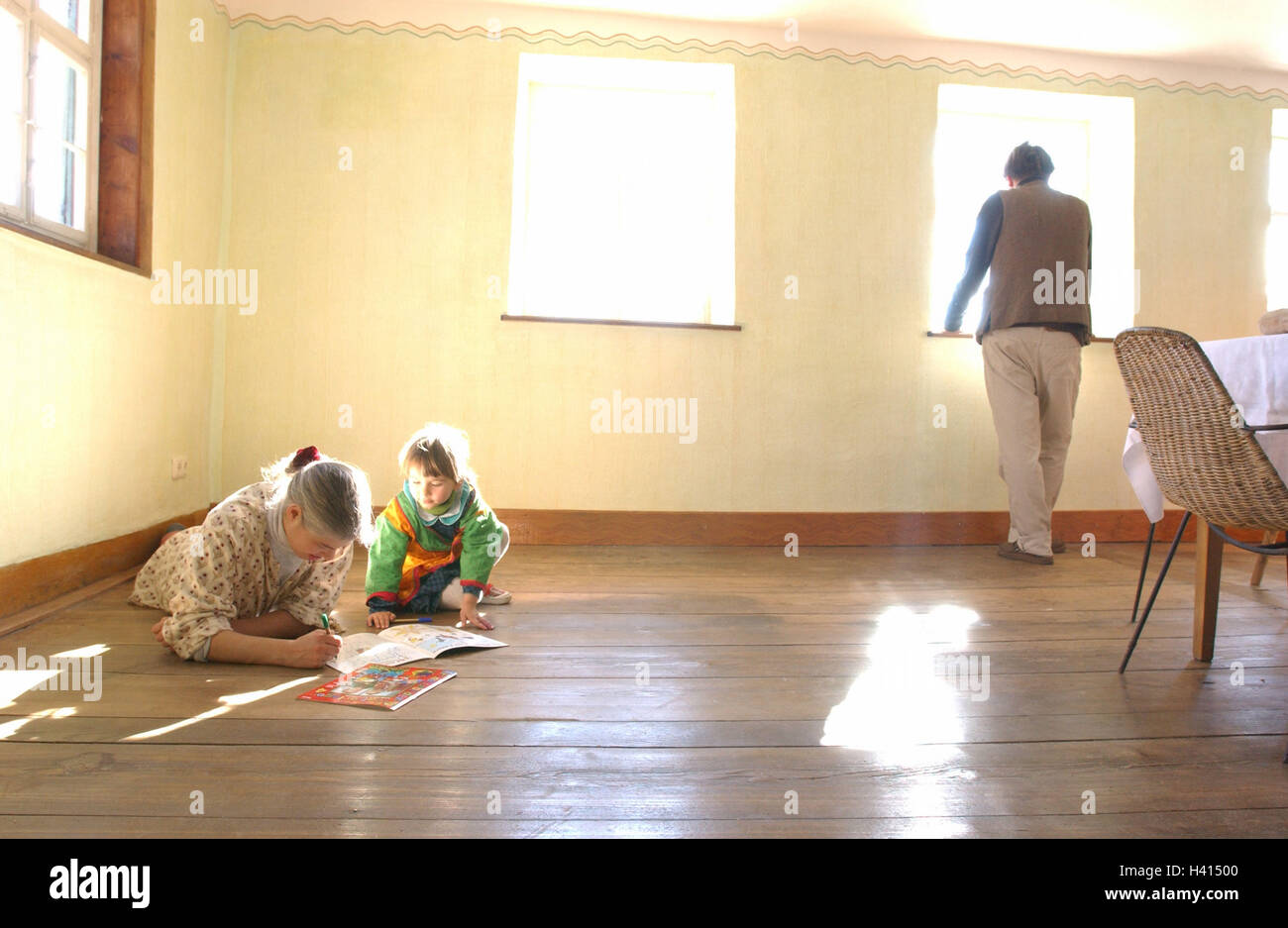 Nut, subsidiary, room corner, floor, kneel, lie, write homework, window ...