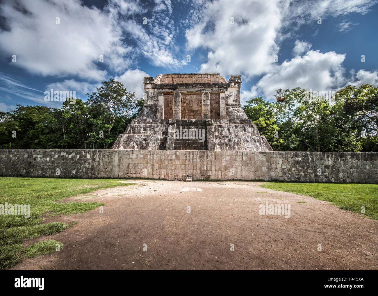 Tribune of the ball game in Chichen Itza (Mexico Stock Photo - Alamy