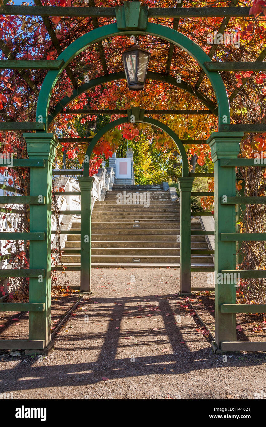 Pergola In The Autumn Park Stock Photo - Alamy