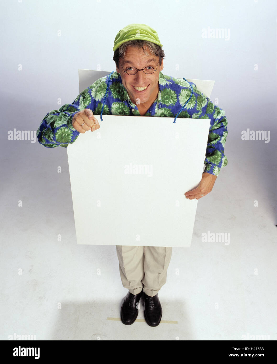 Advertising point out hi-res stock photography and images - Alamy