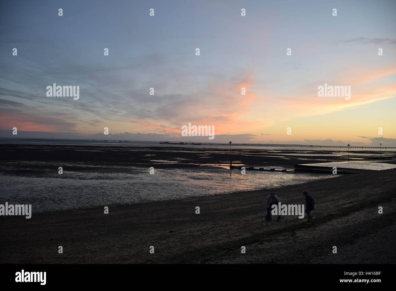 Southend on sea beach hi-res stock photography and images - Alamy