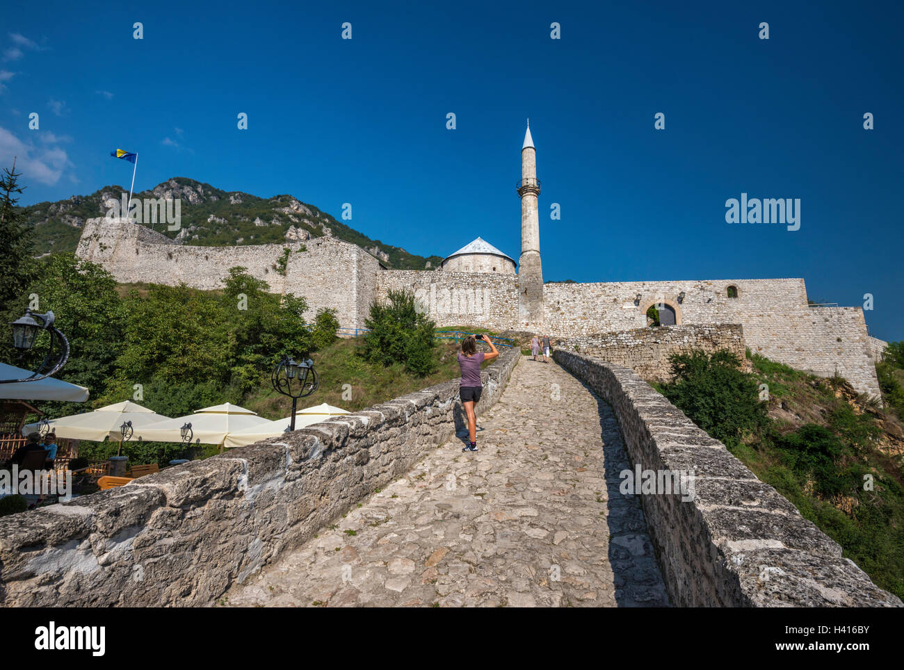 Very low stone bridge hi-res stock photography and images - Alamy