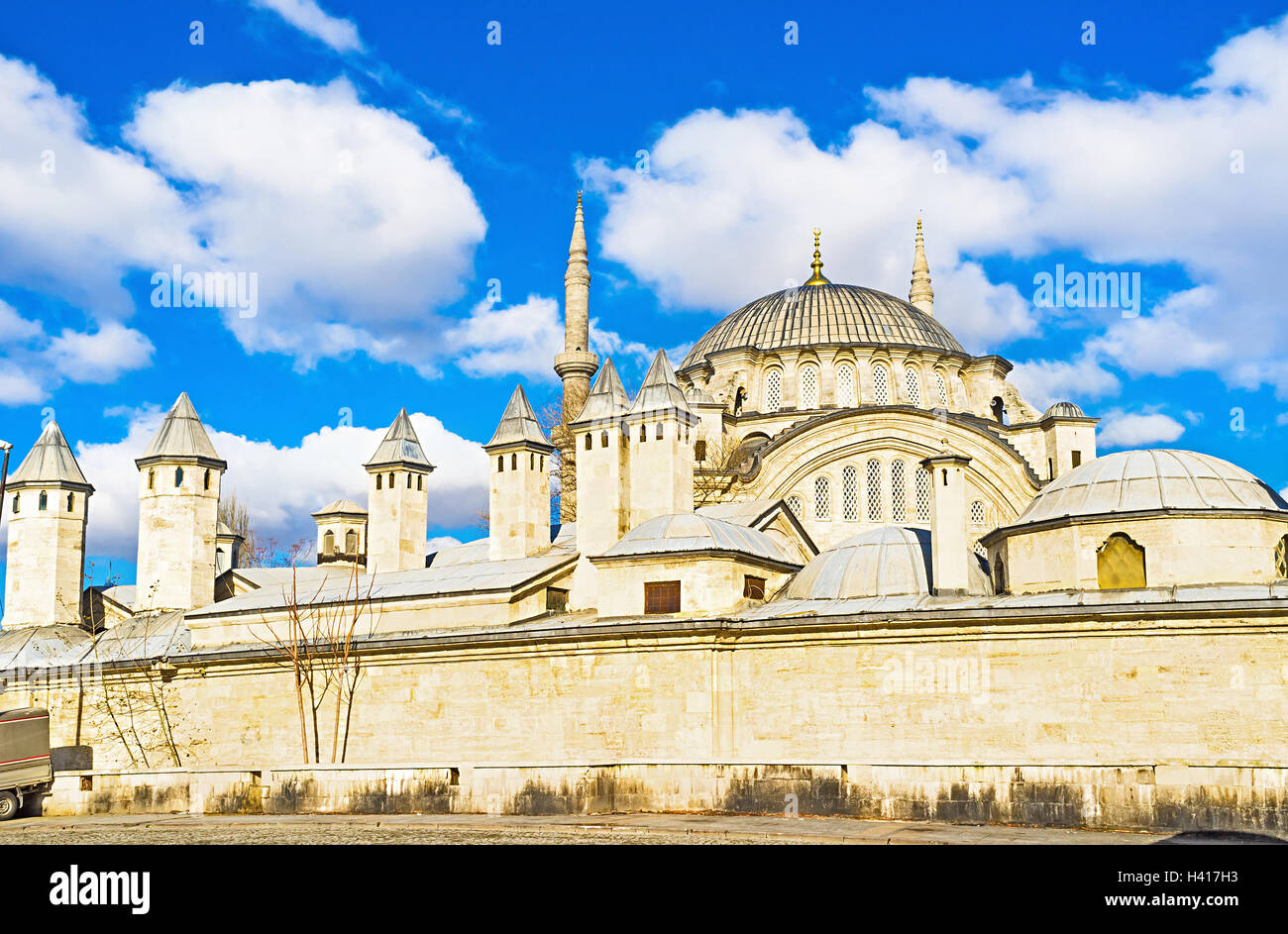 The Nuruosmaniye Mosque is the great example of the Ottoman Neo-Baroque ...