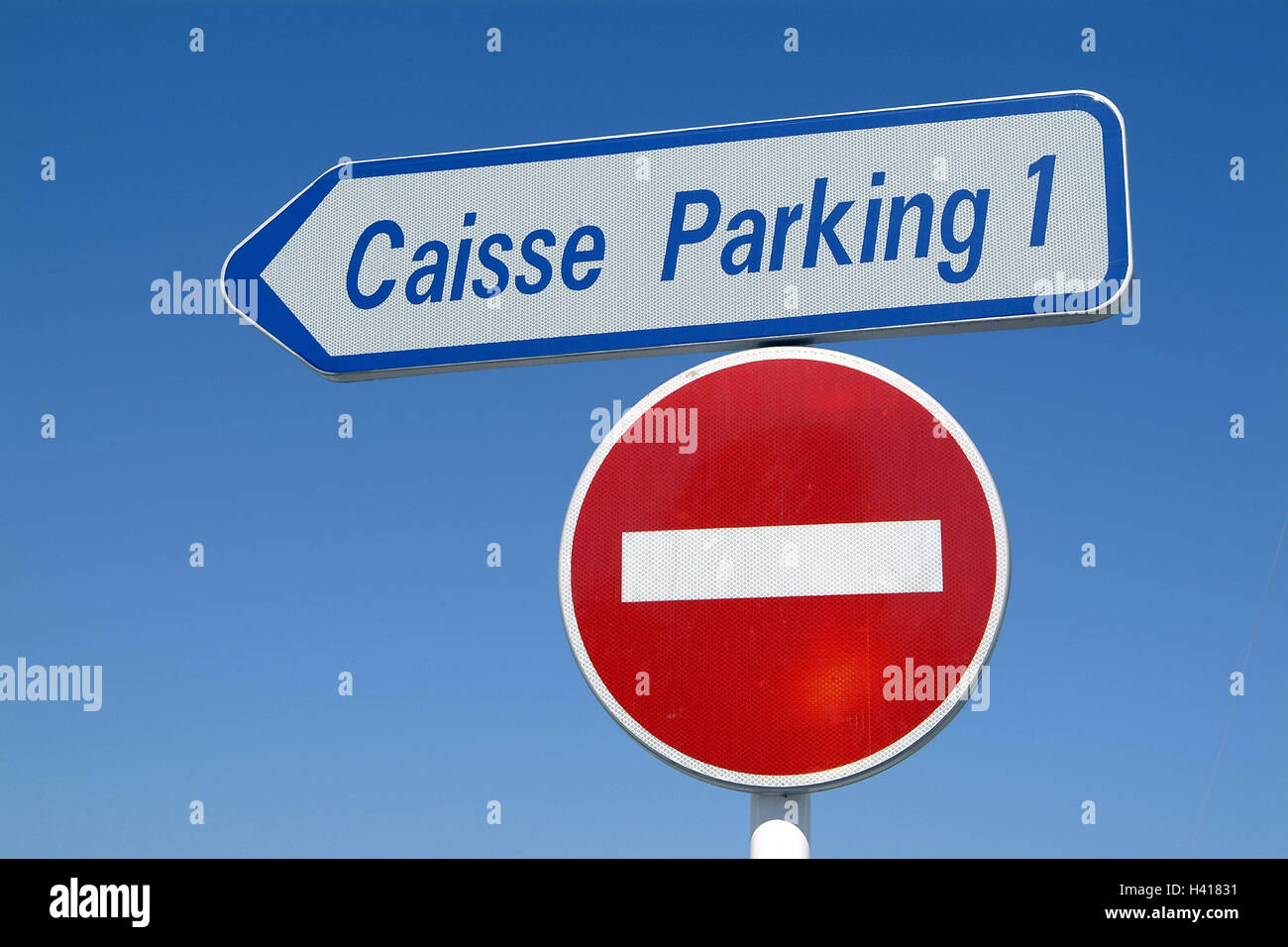France, Cote d'Azur, Antibes, parking lot, road sign, one-way street ...