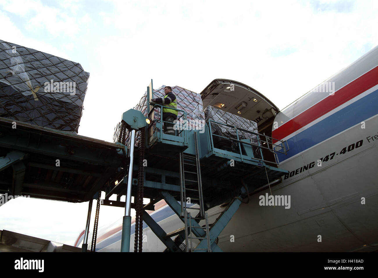 Cargo lux hi-res stock photography and images - Alamy