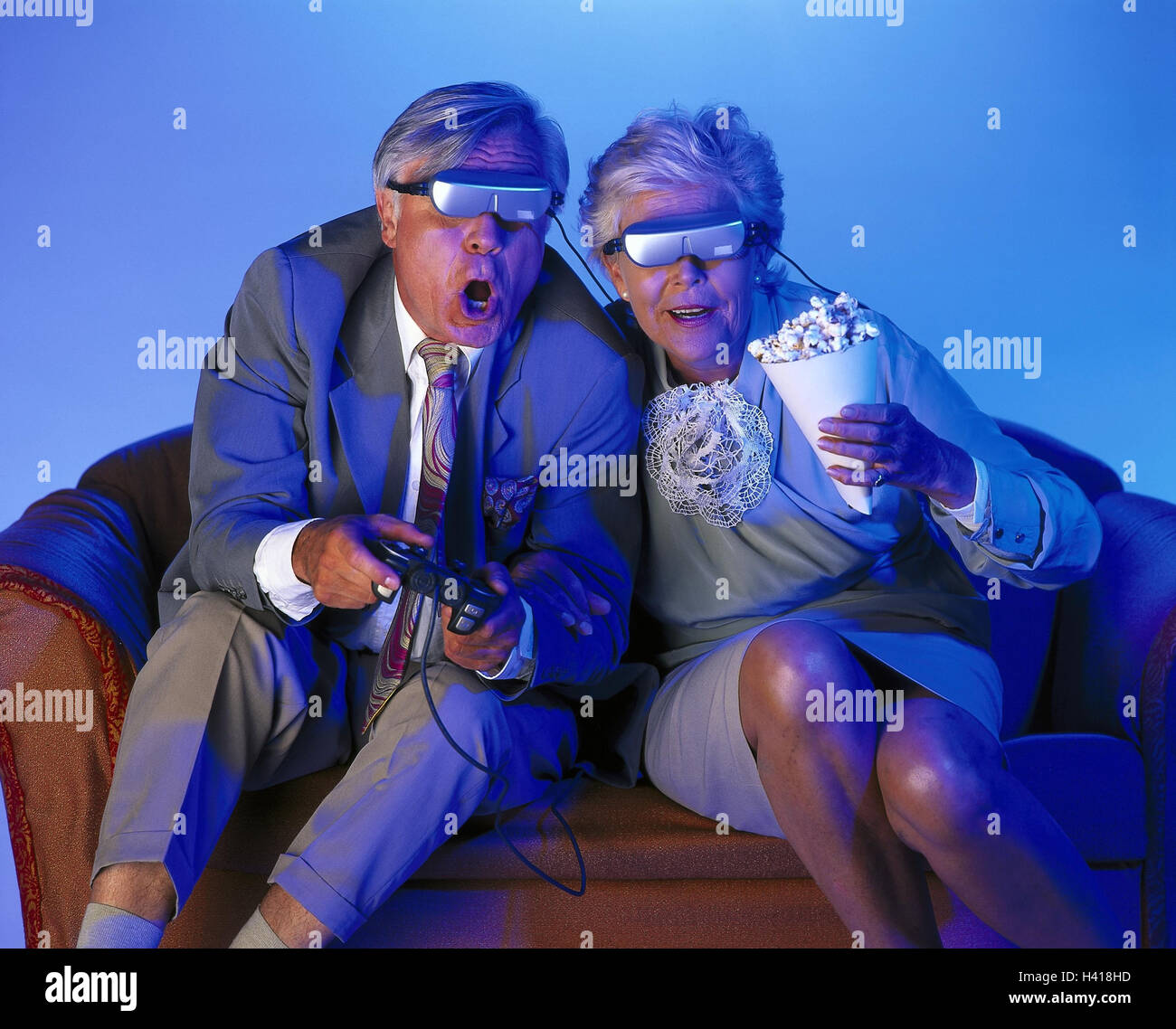 Virtual reality, couch, Senior couple, to monitor glasses, cyberspace ...