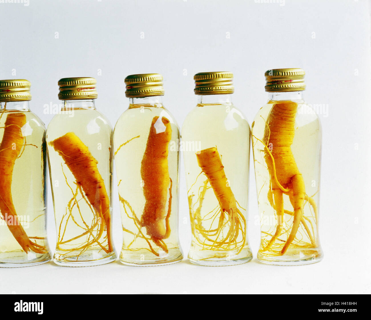 Glass bottles, panax quinquefolium roots, Bottles, glasses, liquid, put ...